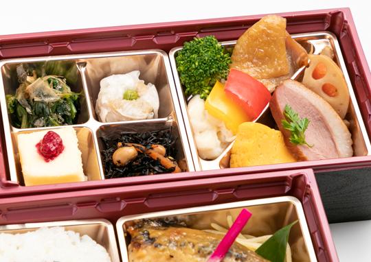 黒ムツの西京焼 2段御膳 2,160円｜やまなし富士 - くるめし弁当