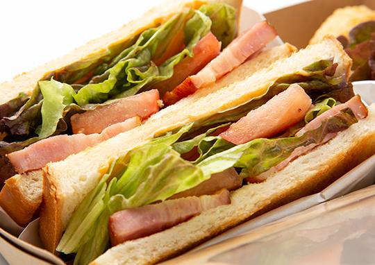 ロッククラブBLTサンド 900円｜肉バルROCK CLUB - くるめし弁当